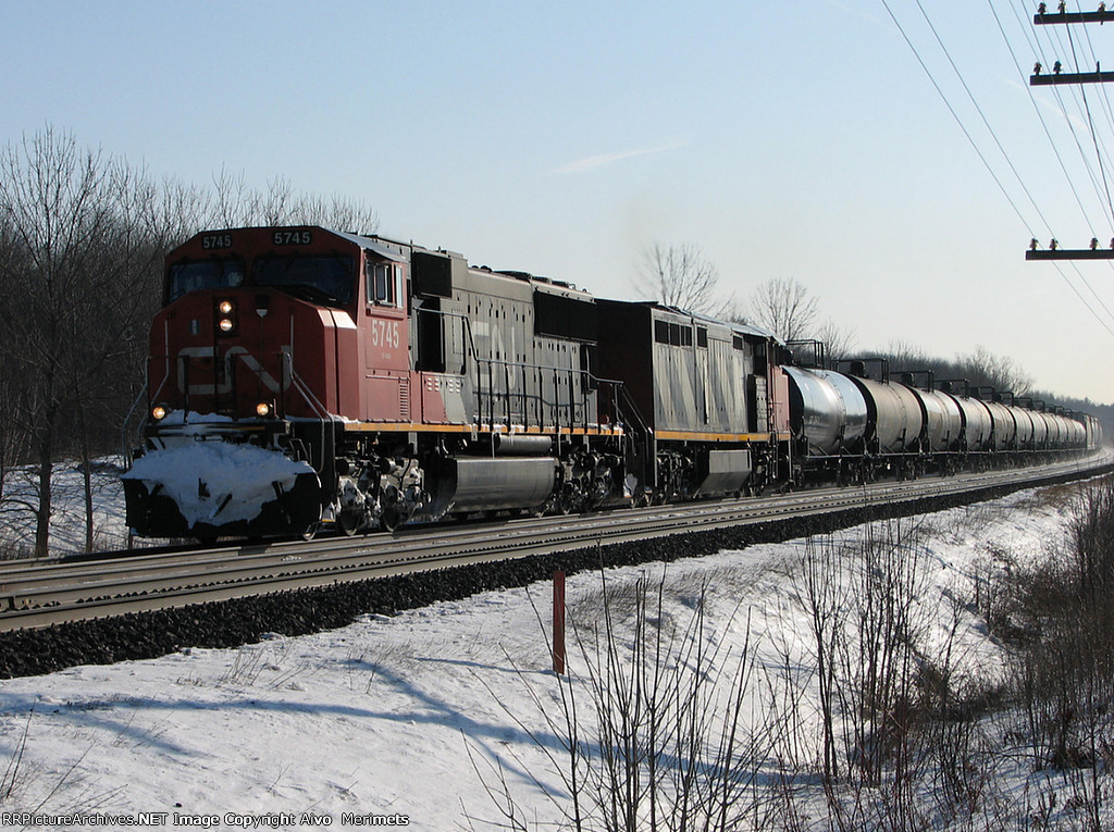 CN 5745 west at Mile 260 Kingston Sub